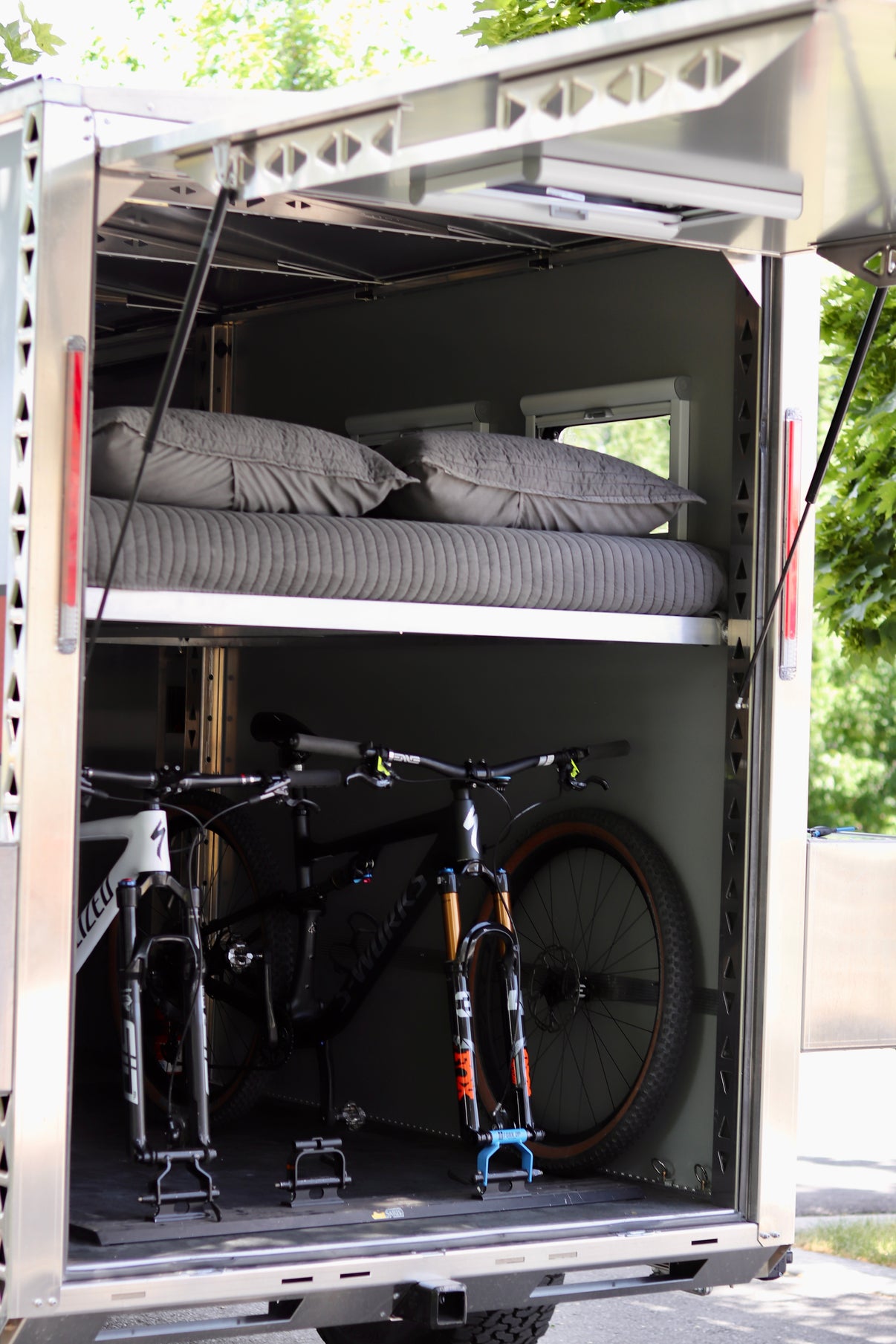 Rigid Roof Trailer – ANTISHANTY